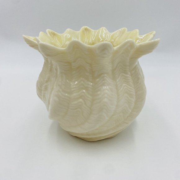 Belleek | Accents | Vintage Belleek Ireland Neptune Twist Shell Vase ...
